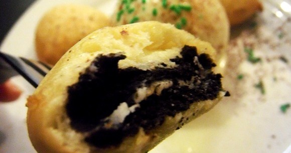 「揚げオレオクッキー」にアイスを添えた海外で大人気の絶品デザート | Pouch[ポーチ]