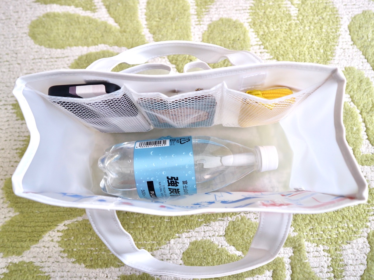 銭湯いくならかわいいバッグを持ちたい！→InRed最新号付録のムーミン「濡れても大丈夫な5ポケット収納トート」はいかが | Pouch[ポーチ]