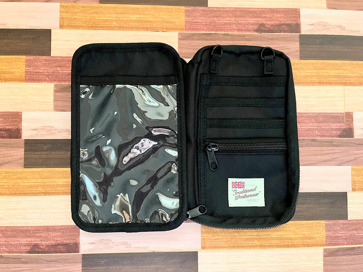 『InRed』の付録はトラディショナル ウェザーウェアのポシェット🇬🇧リバシーブルで使えるってどういうこと!?【#付録レビュー】 | Pouch[ポーチ]