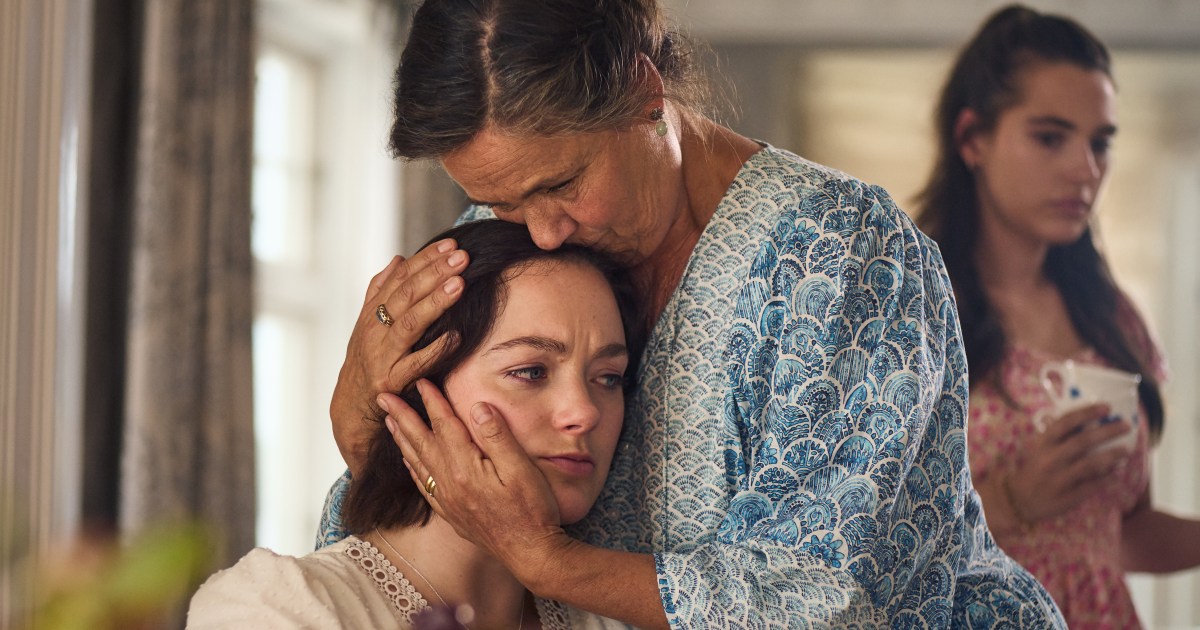 Netflixシリーズ『ミッドサマー・ナイト』で夏至祭を擬似体験→家族に言えない秘密が昼ドラさながらの修羅場へ【カウチポテトのお供】 | Pouch[ポーチ]