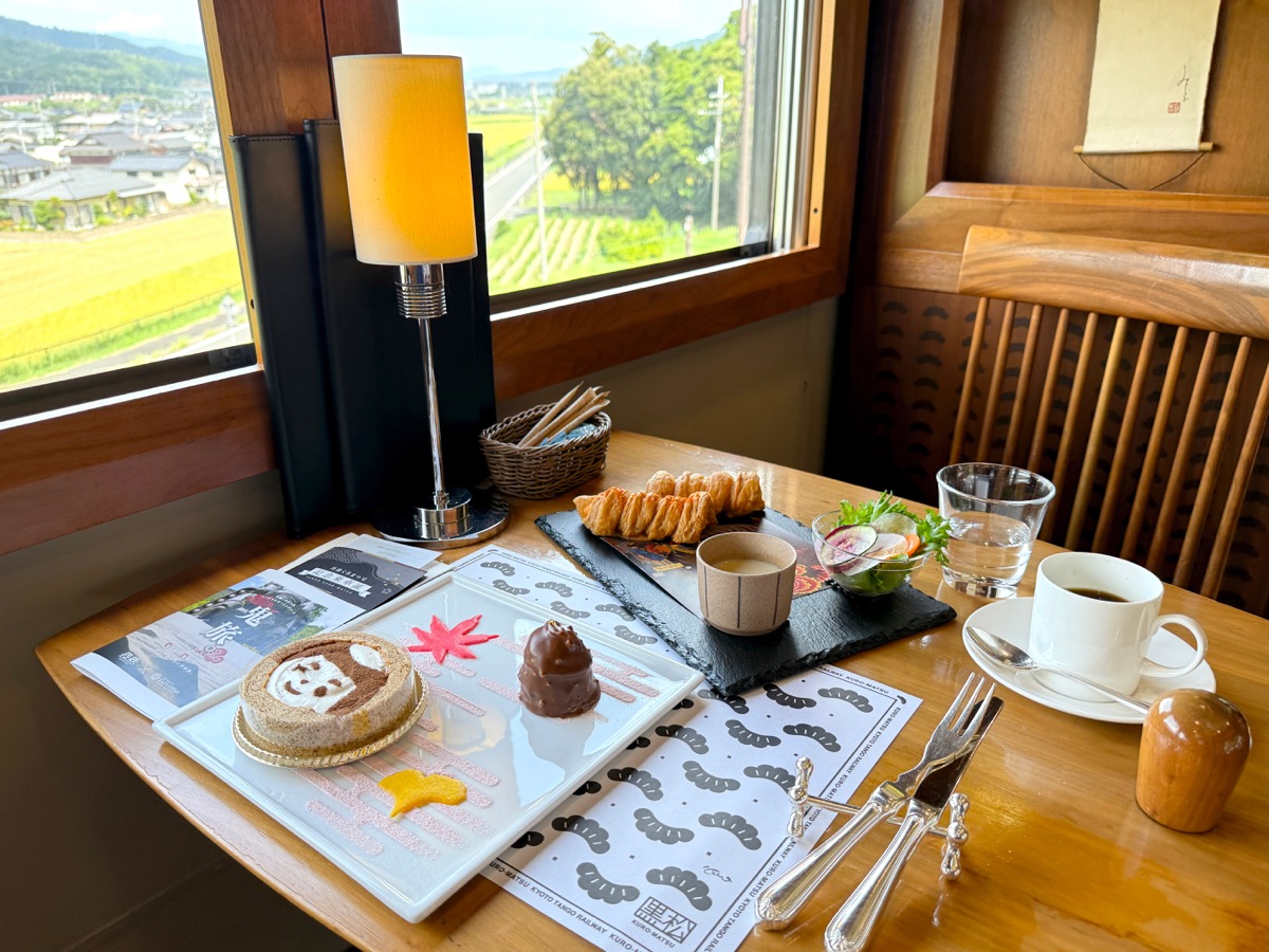 【京都の穴場】丹鉄「レストラン列車」に乗ったら景色もお食事も観光列車も楽しめる！京都でこんな景色が見れるなんて…！ | Pouch[ポーチ]